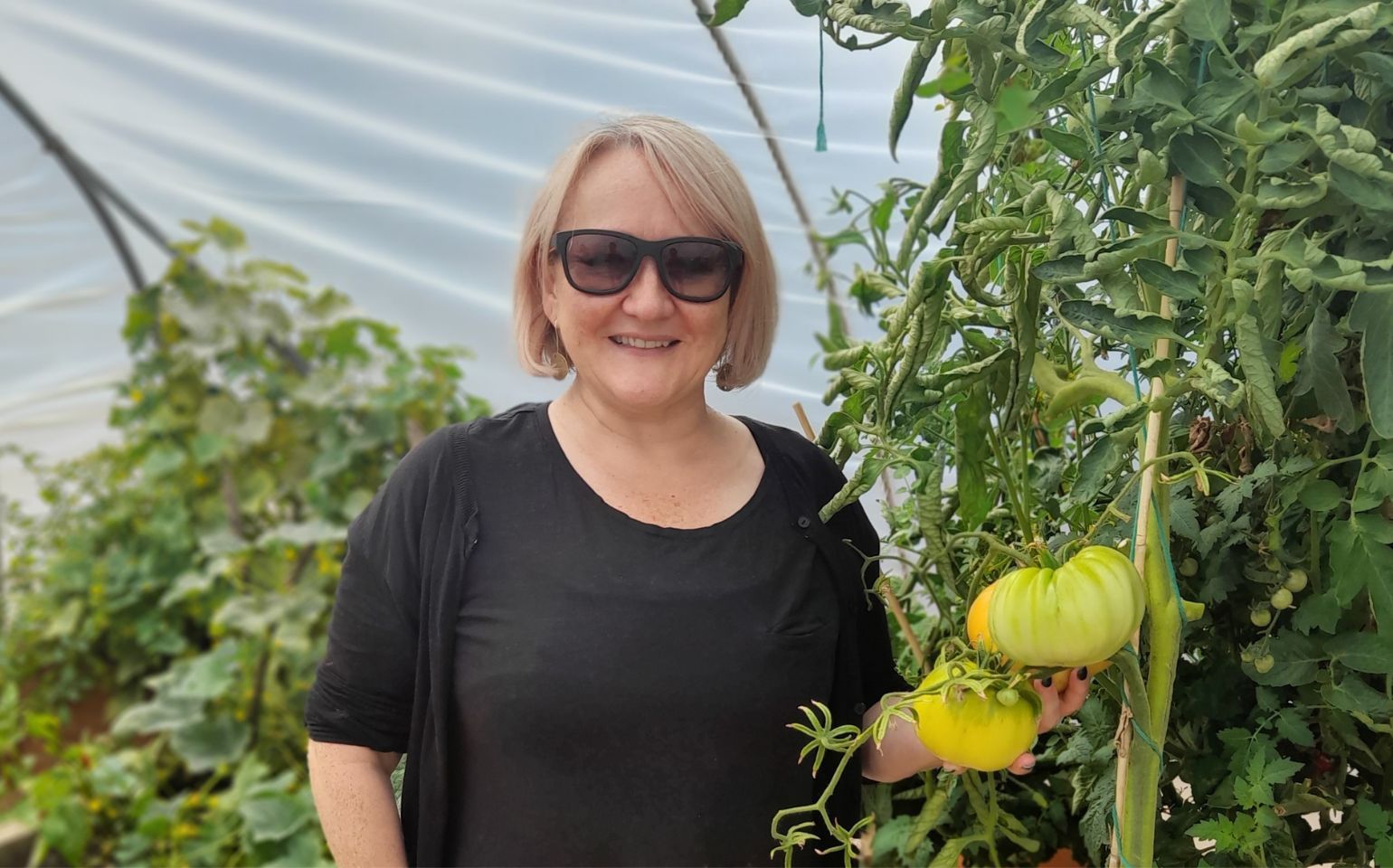 MP Kerry McCarthy and BBC Radio Bristol visit Potter’s Den allotment ...